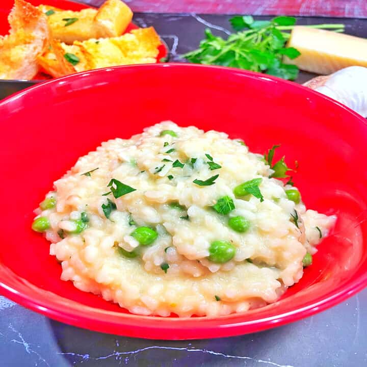 Creamy Parmesan Risotto with Peas - The Skinny Guinea