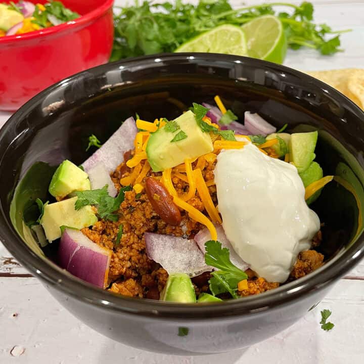 Spicy Red Kidney Bean Chili with Ground Turkey - The Skinny Guinea